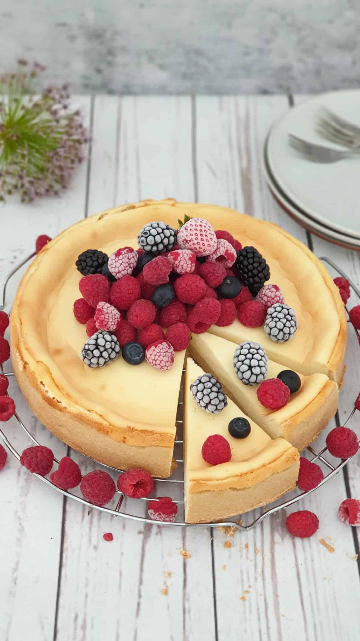 Kasekuchen Mit Beeren Topping